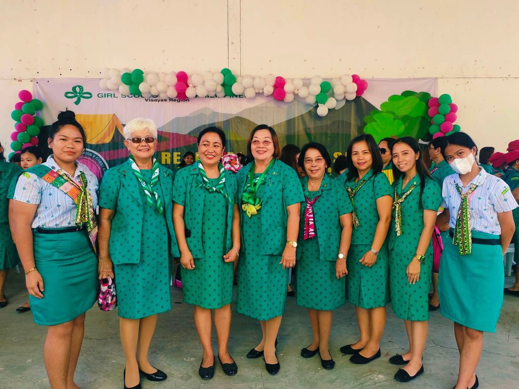 Petrinian Cockerel Girl Scout Cadets join the Regional Camp - Colegio ...